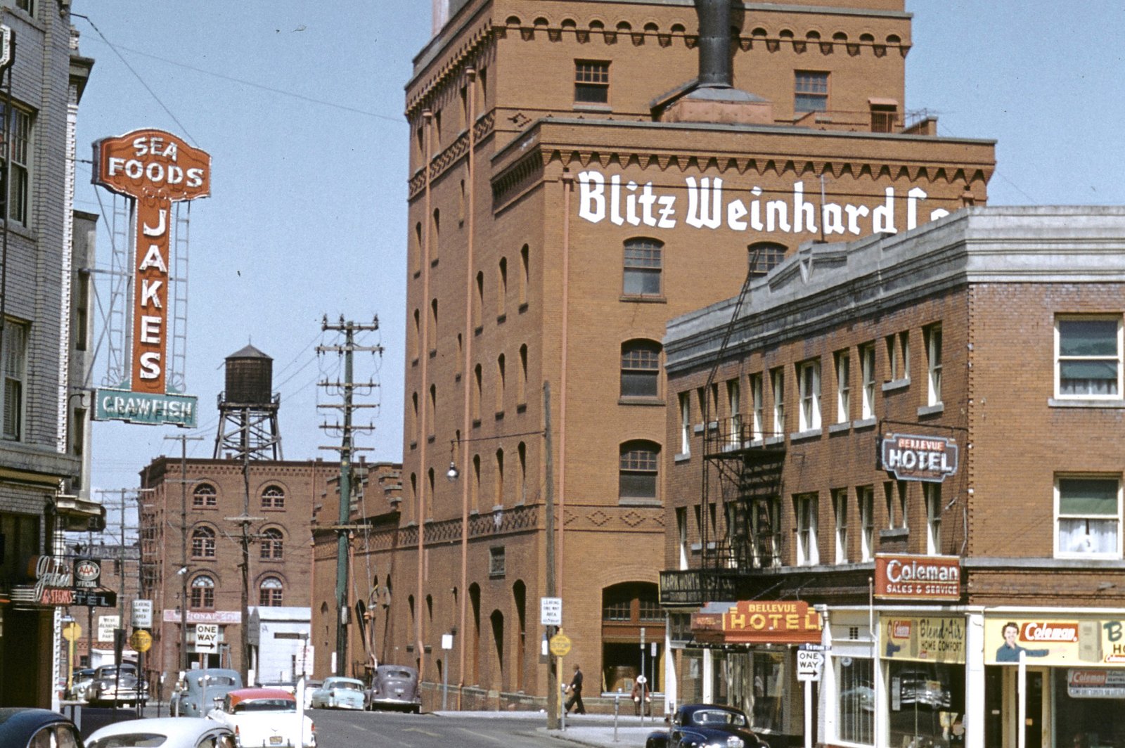 41 - Blitz-Weinhard Co. - Light Capsules